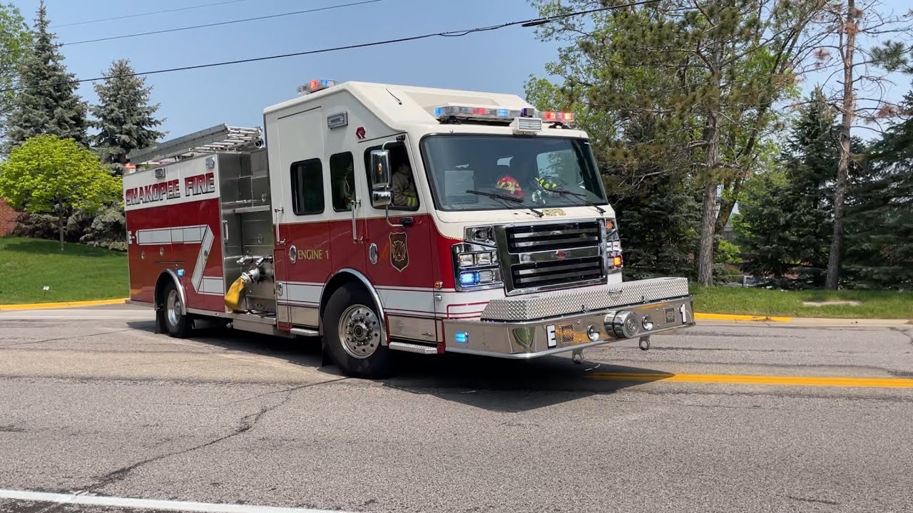 Shakopee Engine 1 & Fire Marshal Responding - YouTube