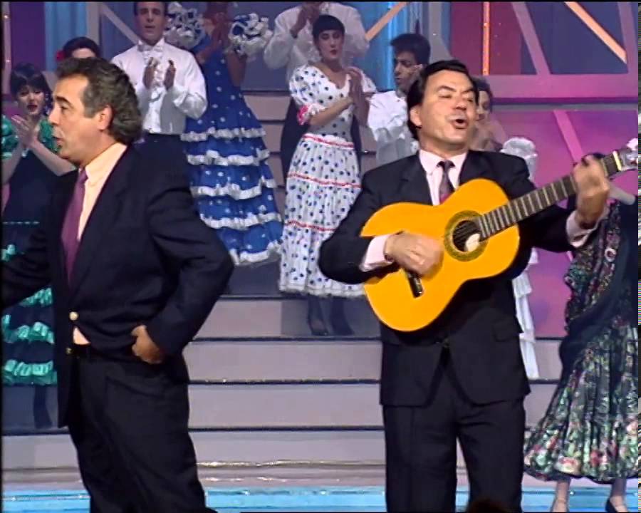 LOS DEL RÍO "SEVILLA TIENE UN COLOR ESPECIAL" - YouTube