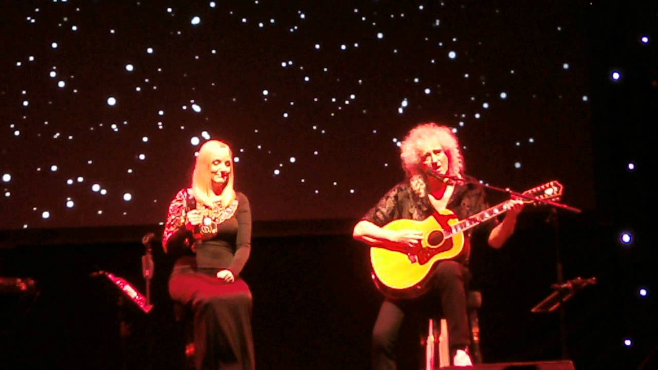 Brian May & Kerry Ellis: '39 - Live at Budapest 2016.03.12. - YouTube