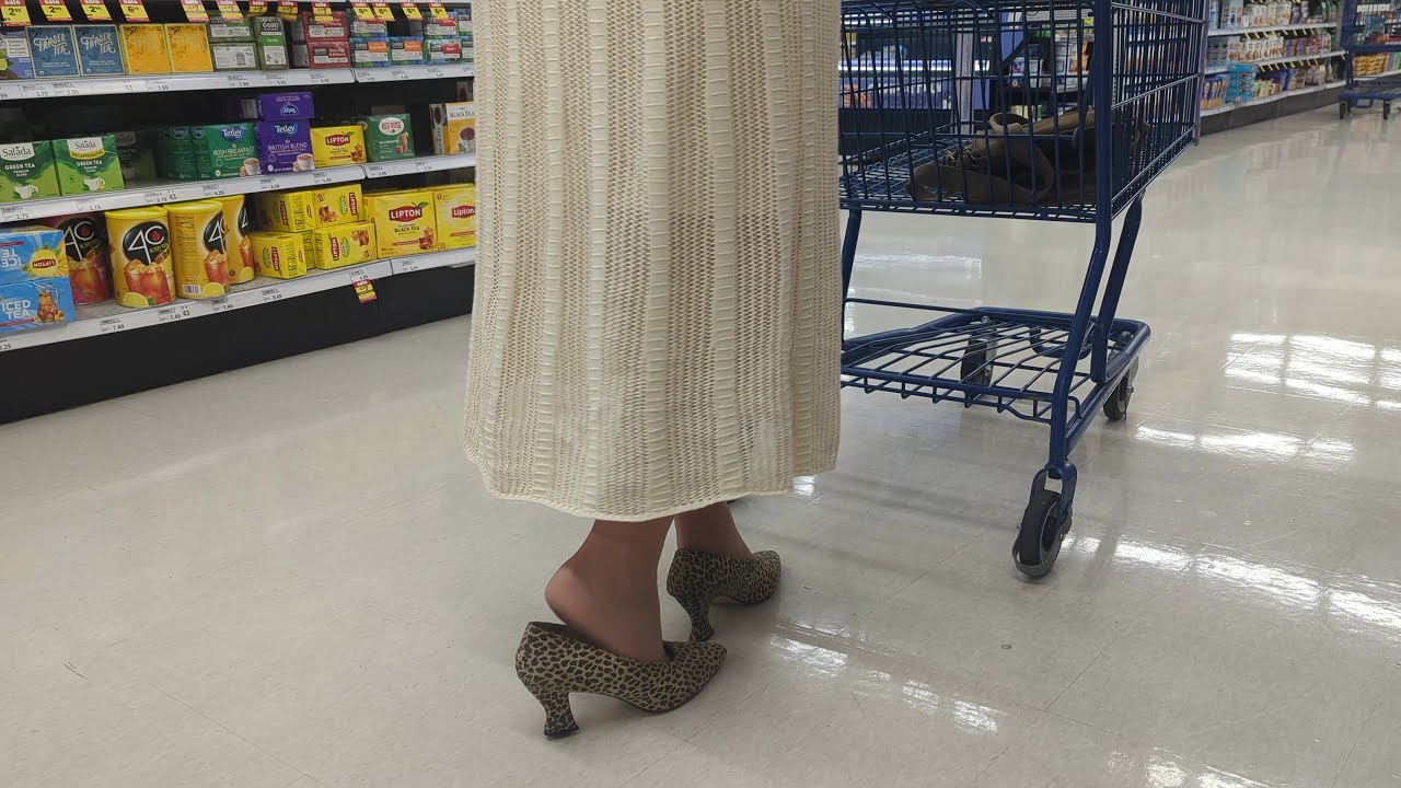 Grocery Aisle Shoe Loss With Brown Cheetah Valley Lane Heels - YouTube