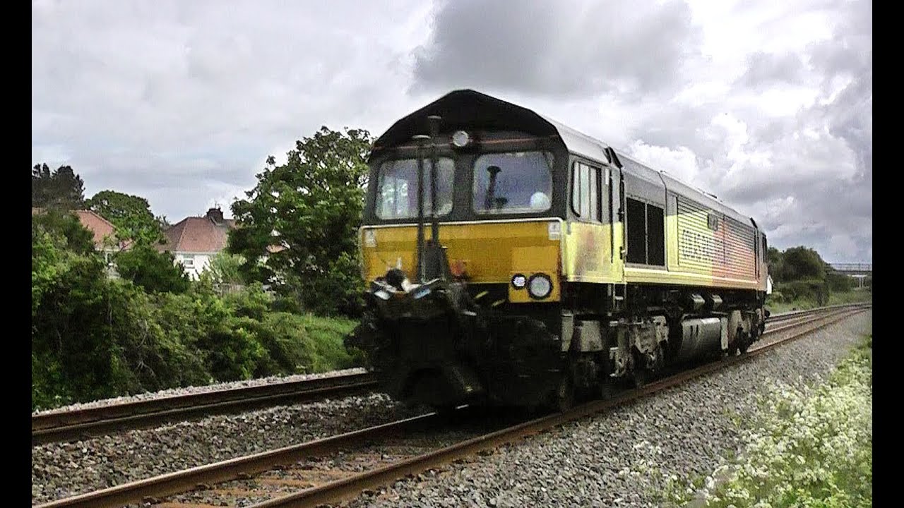 Colas Rail's 66849 laser fitted through Pembrey 17/05/2016. - YouTube