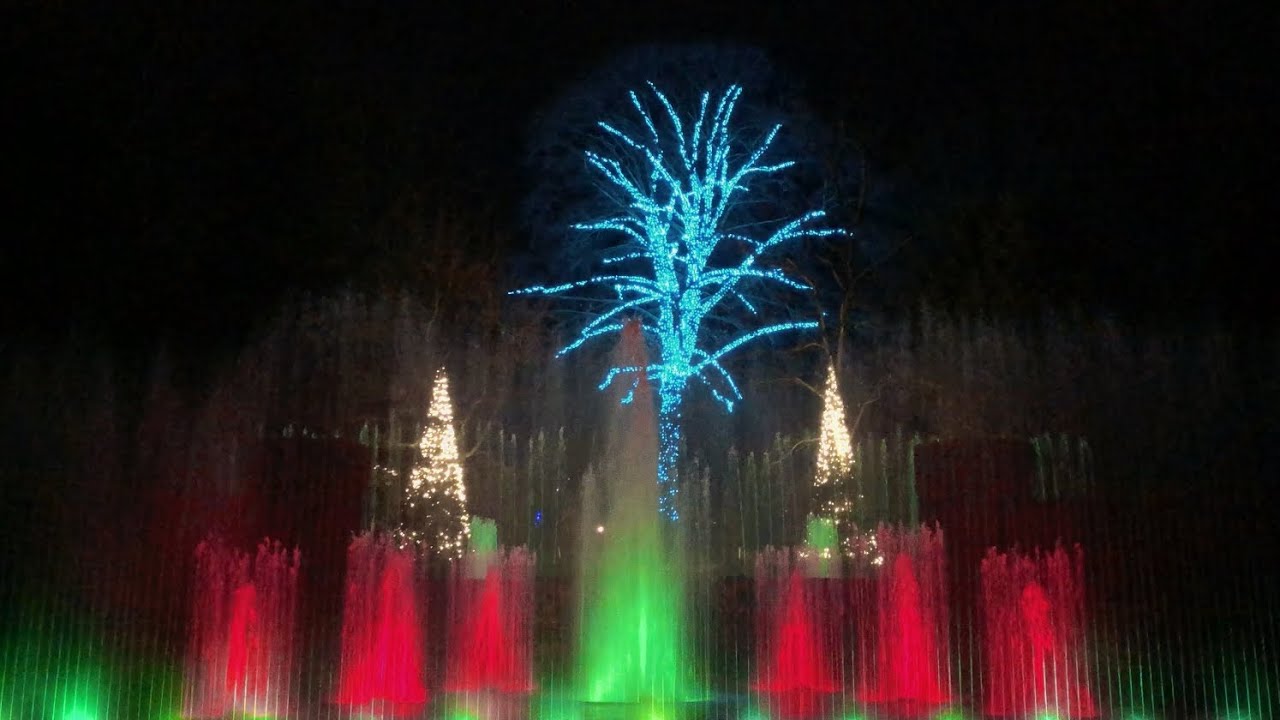 Longwood Gardens Christmas Fountain Show 4K - YouTube