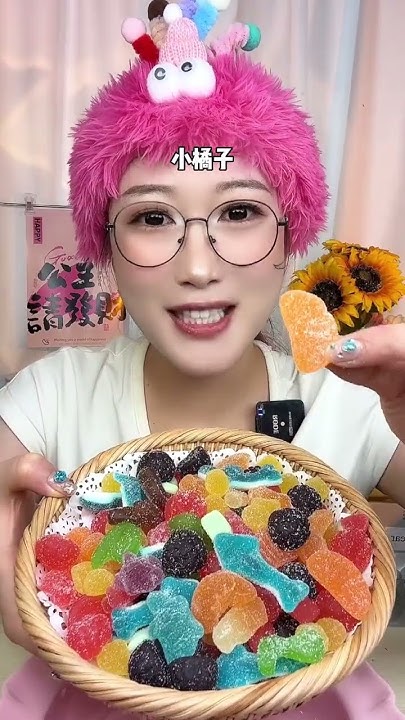 Sour sand gummy candy big wool, sweet and sour juice flavor is very strong, dozens of shapes, hu ...