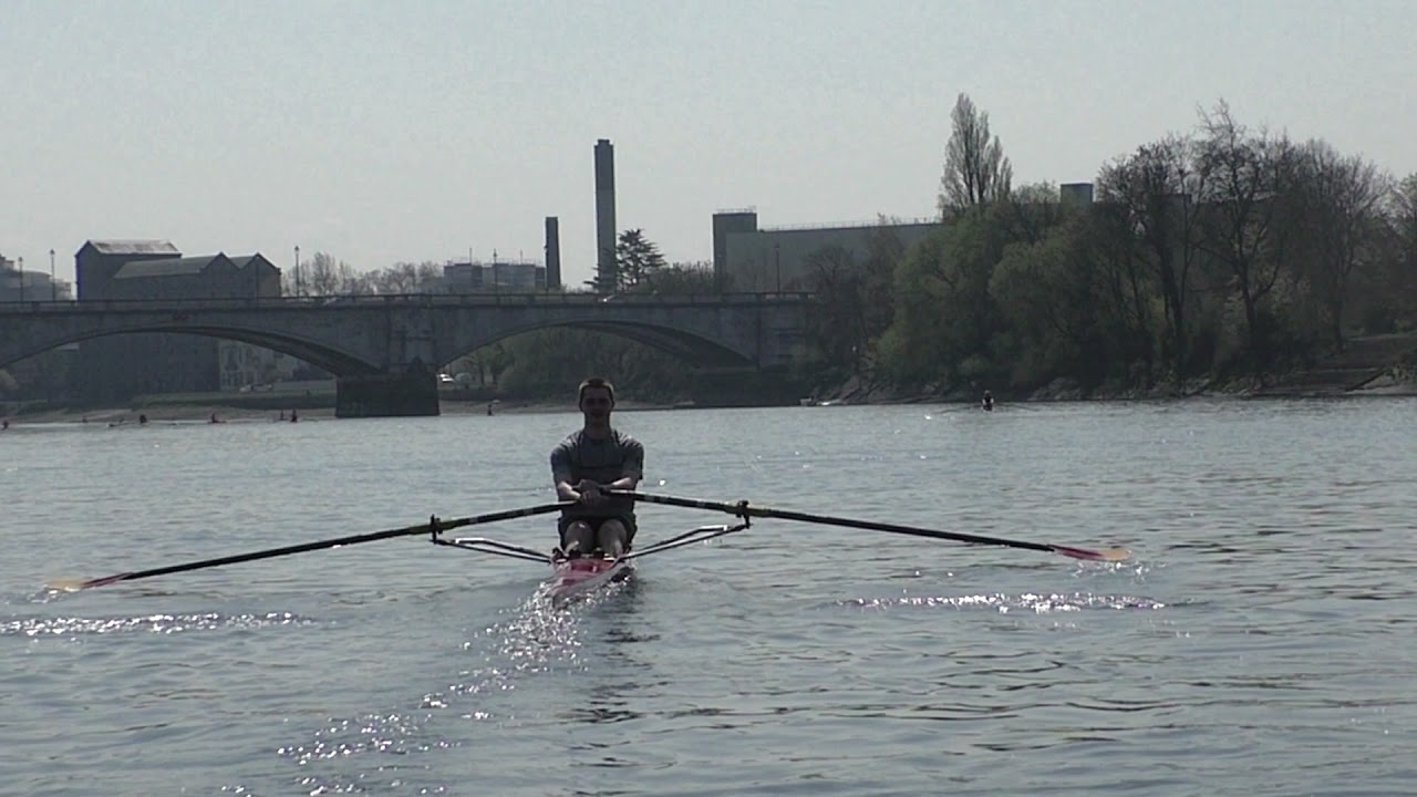 sculling courses at Tideway Scullers School - YouTube