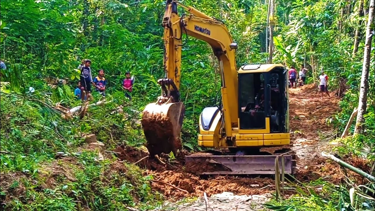 Excavator Masuk Desa!!!! Pembuatan Badan Jalan Komatsu PC75US. - YouTube