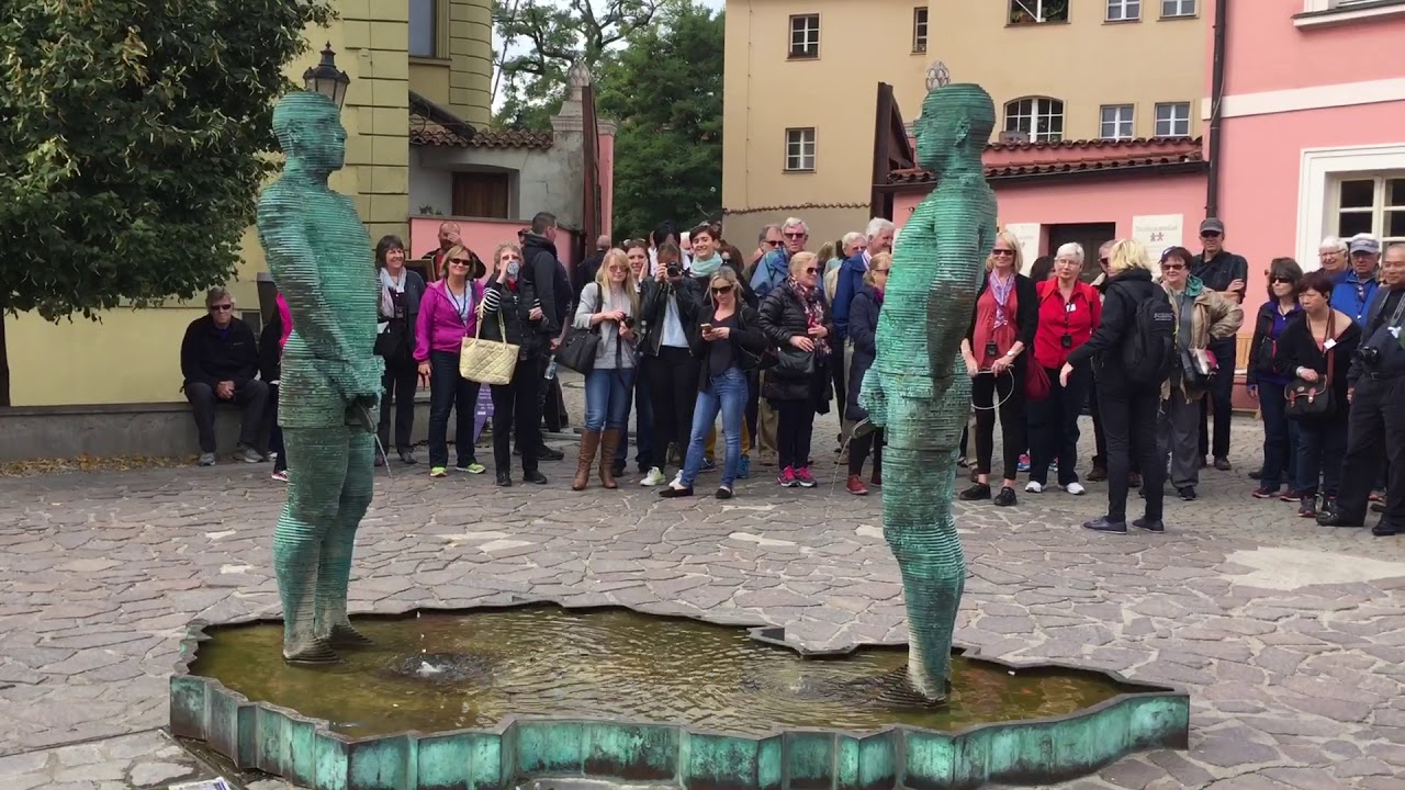The Peeing Men Statues Prague - YouTube