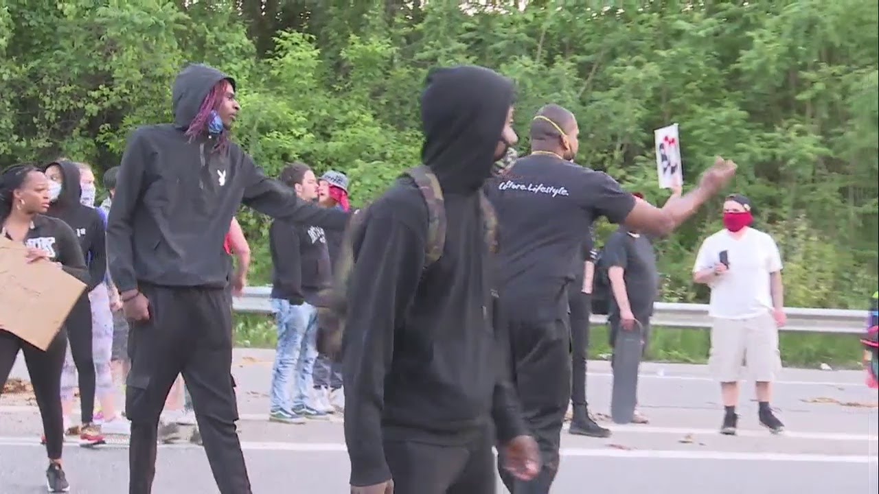 Youngstown protesters move downtown after blocking I-680 - YouTube