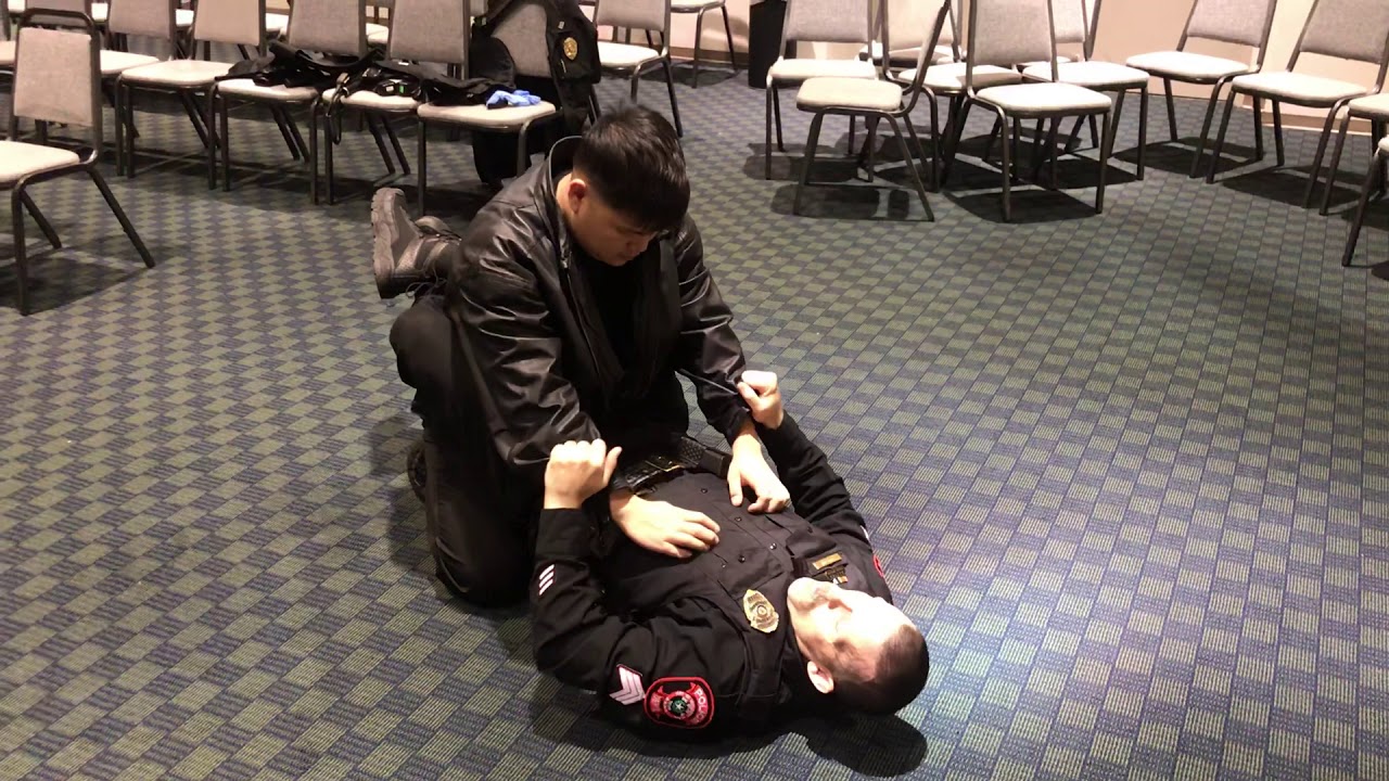 Jiu Jitsu for Police sweep to handcuffing - YouTube