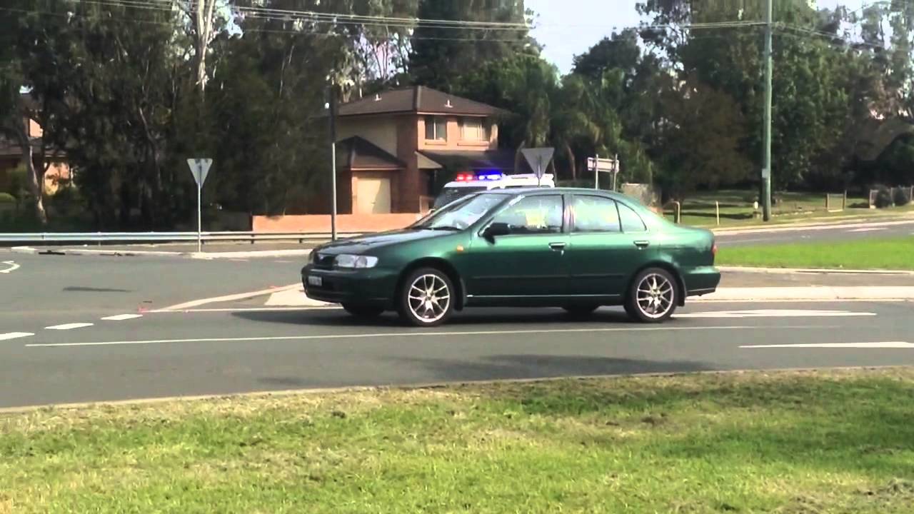 x2 ASNSW ambulance responding - YouTube