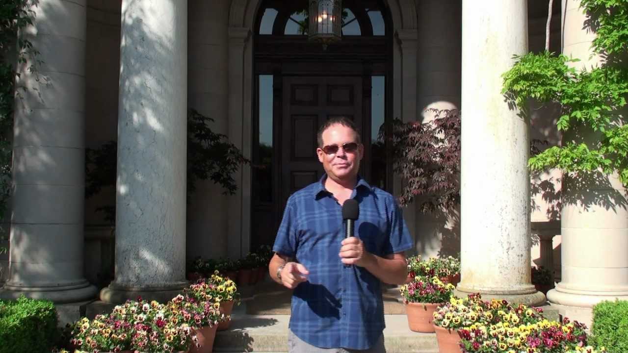 Bobbing Along Visits the Carringtons and Colbys of Dynasty at Filoli ...