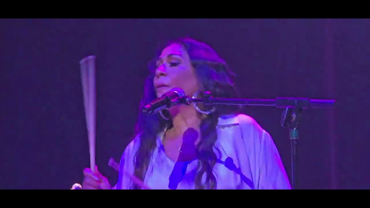 Sheila E. - The Glamorous Life (2025 Concert Performance) - YouTube