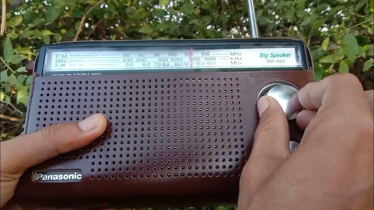 Panasonic RF-562D. - YouTube