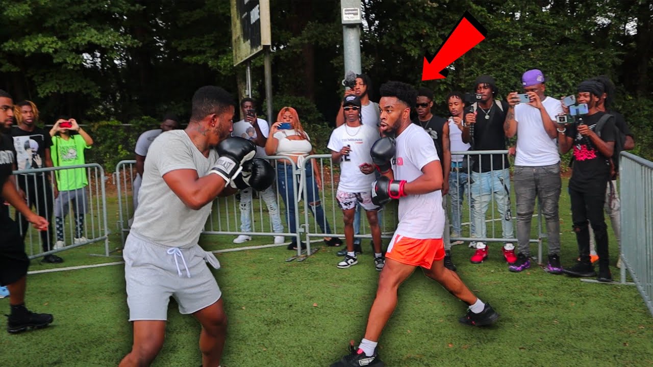 Tik-Toker KOs Pro Boxer! - YouTube