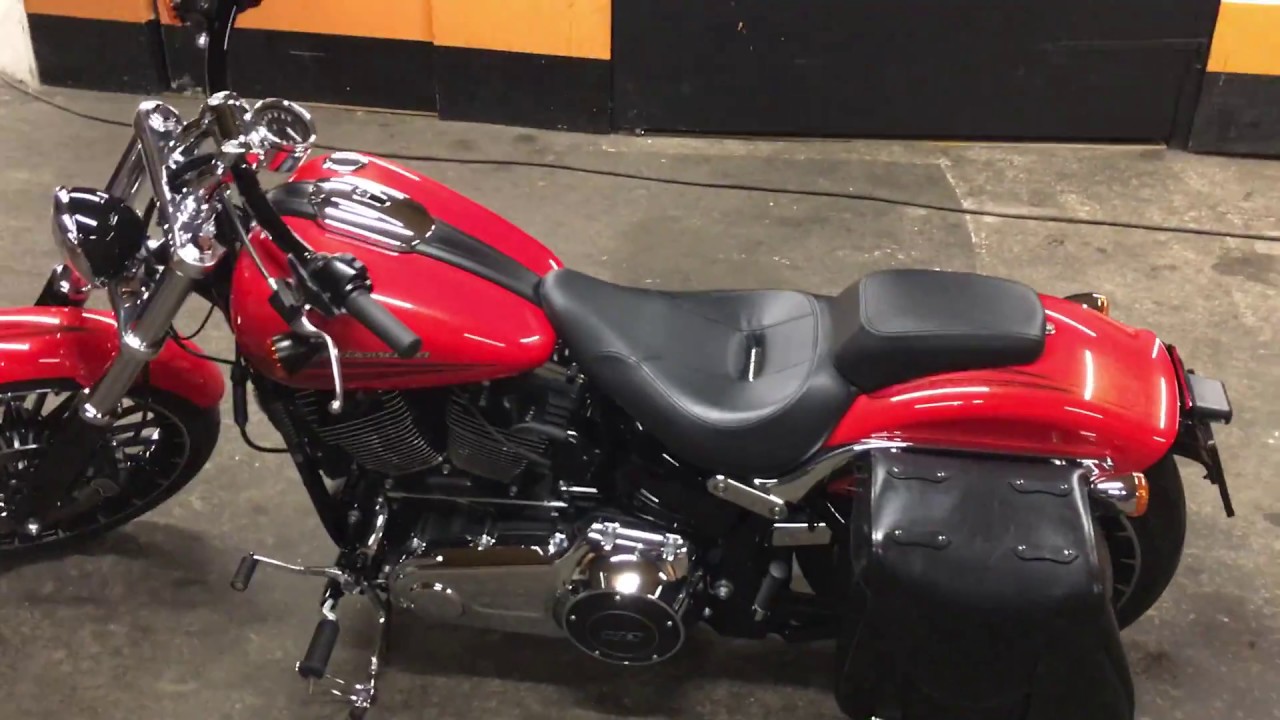 Harley-Davidson FXSB Breakout 2017 - YouTube