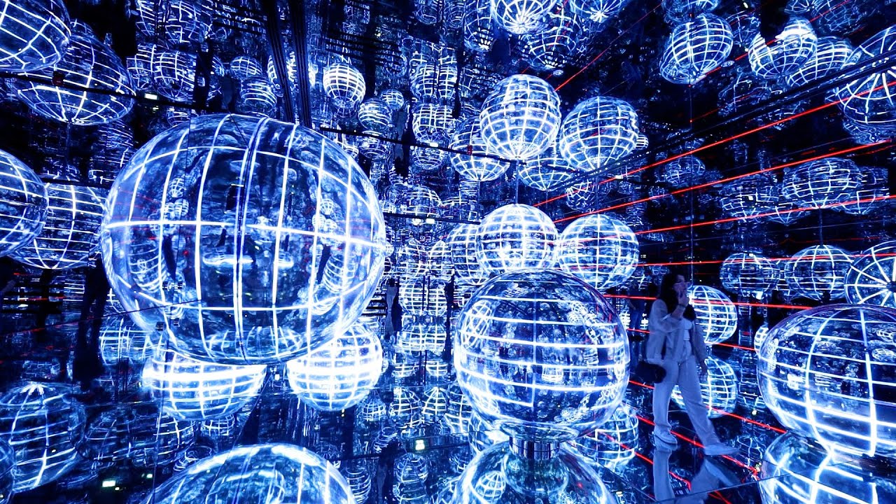 AYA Universe in Dubai - Luna experience - 4K - YouTube