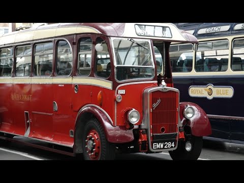 vintage coaches at Victoria coach station - YouTube