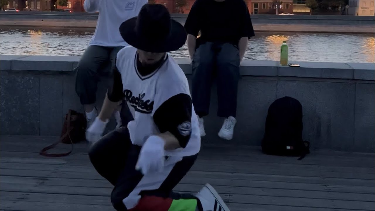 Michael Jackson - Monster Popping Dance Freestyle - YouTube