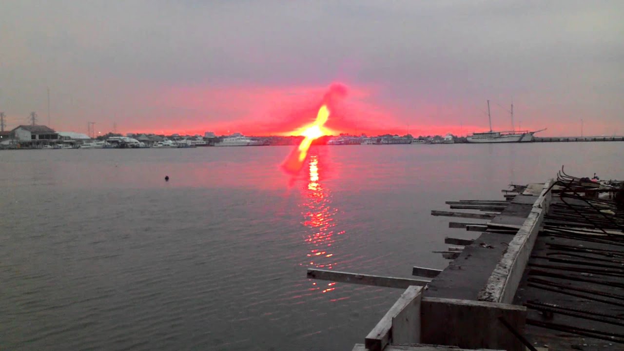 Sunset Dermaga TPI Muara Angke Jakarta 2015 - YouTube