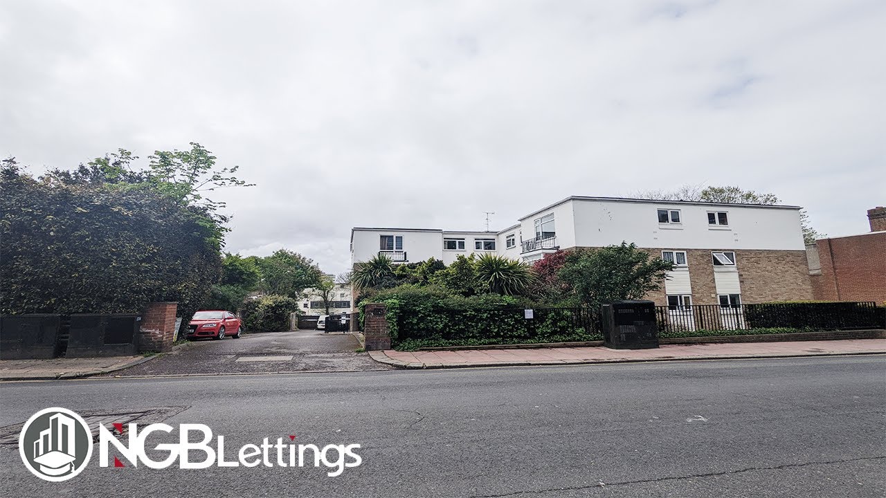 Heather Court | Large Three Bedroom Flat | Students Welcome - YouTube