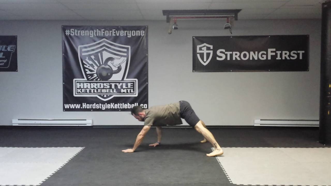 The "Pump" stretch + back decompression hang - YouTube