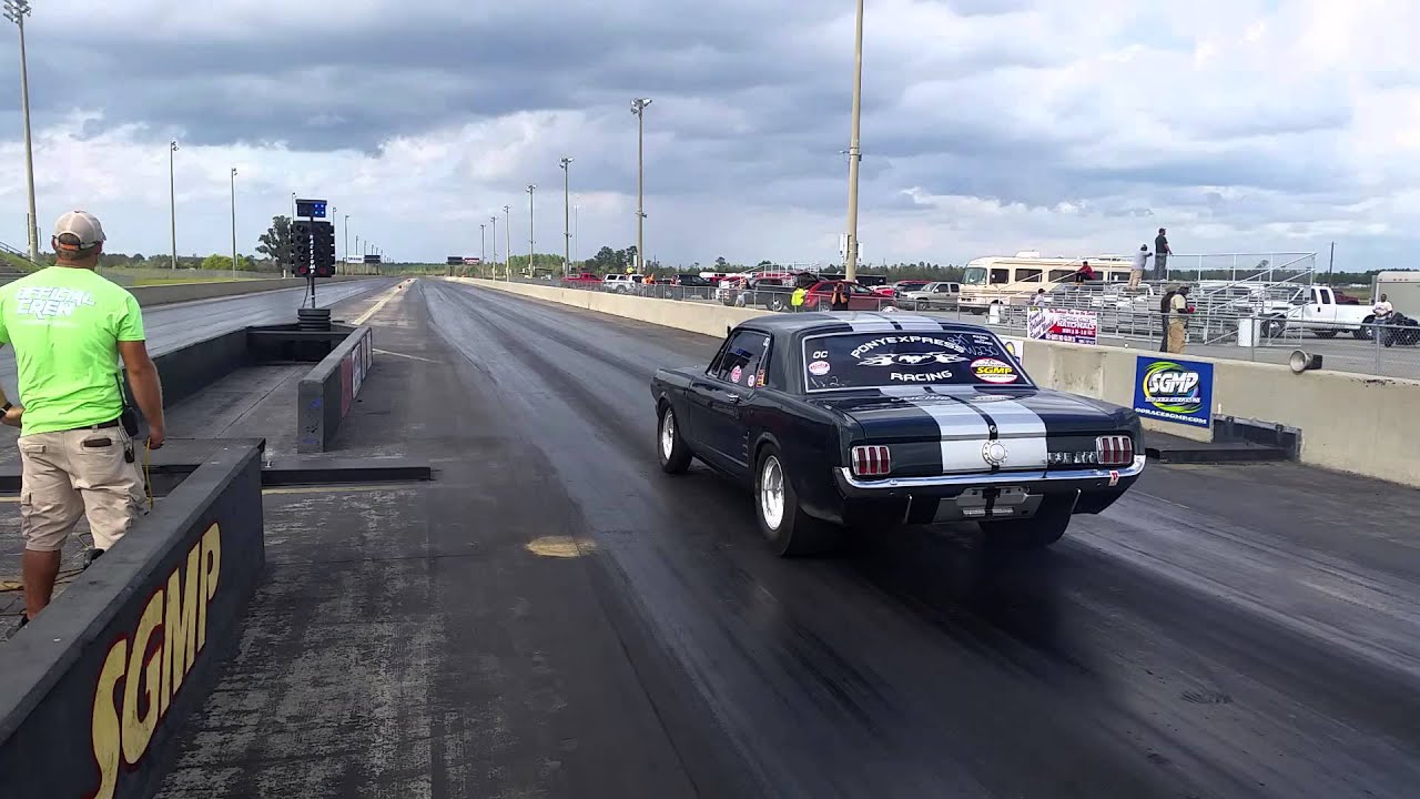 Mel's 66 stang - YouTube