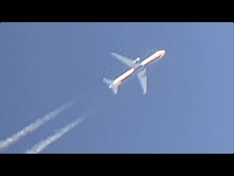 BOEING 767-400ER OVERHEAD FLYING TO NEW YORK JFK AIRPORT!!! - YouTube