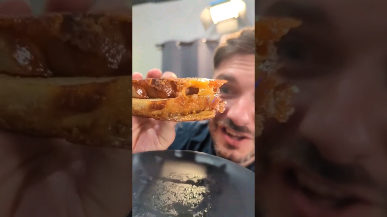 Grilled Cheese Grilled Cheese 🧀 #twitch #comedy #twitchstreamer #food # ...