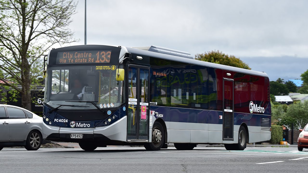 Auckland Buses # Route 133. Henderson Station to Pt Chevalier Shops ...