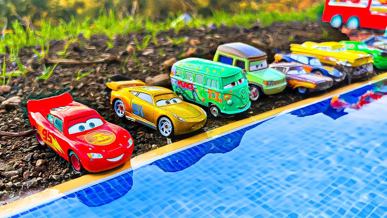 Disney Pixar Cars falling into deep pool, Lightning McQueen, Tow Mater ...