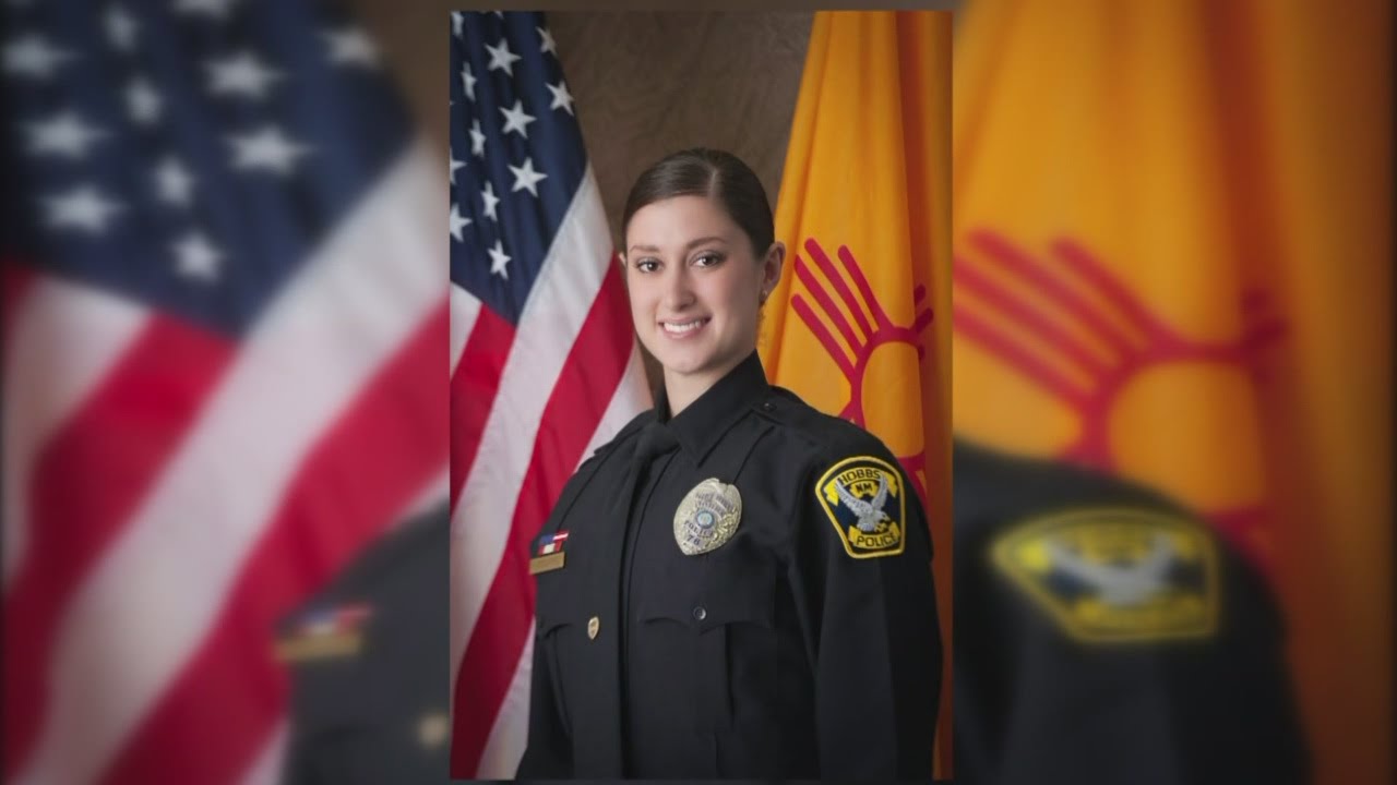 Hobbs Police officer to audition for American Idol judges - YouTube