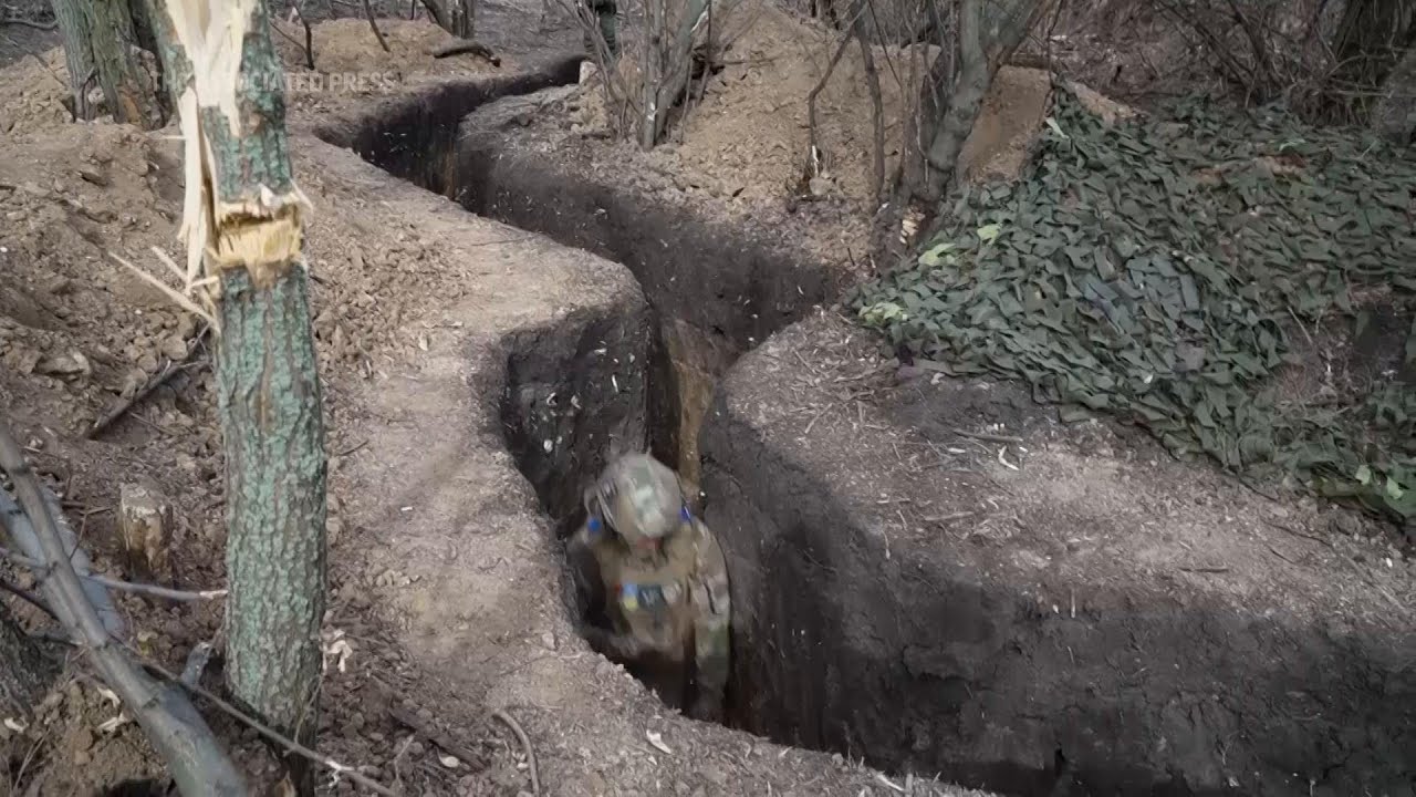 Ukraine uses locally produced mortar shells to repel Russian combat reconnaissance - YouTube