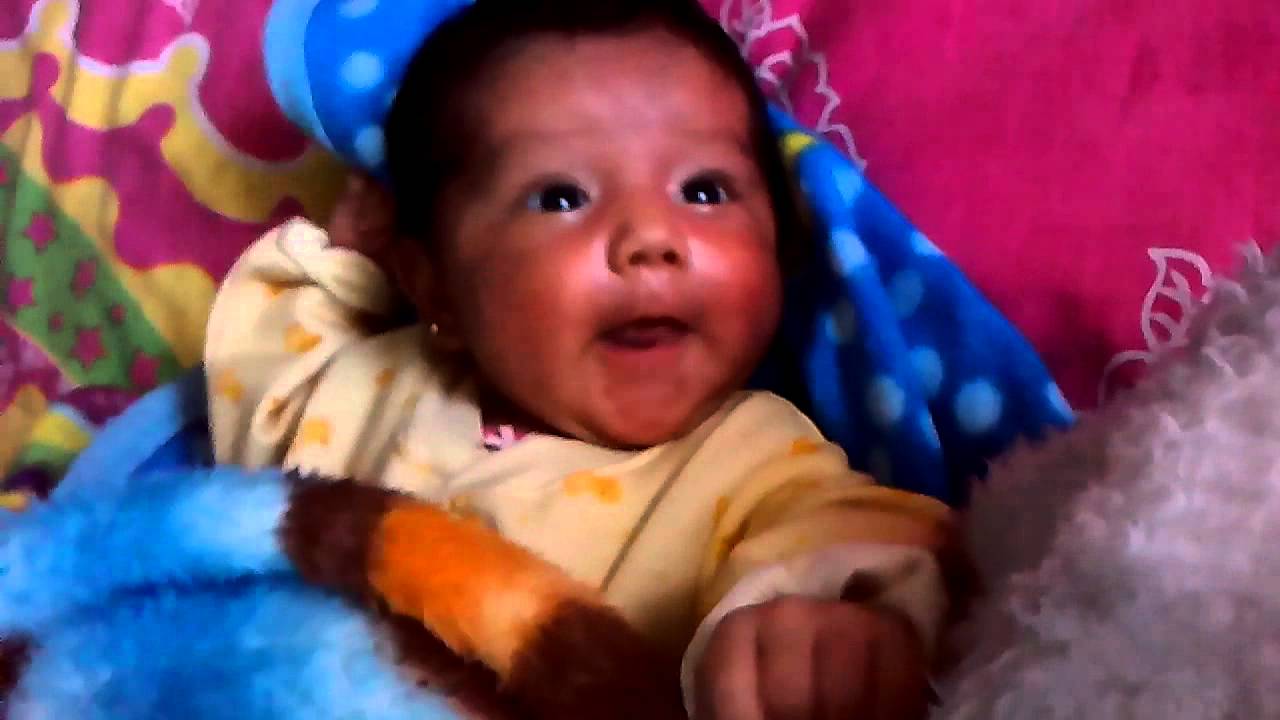Bebe balbuceando - YouTube