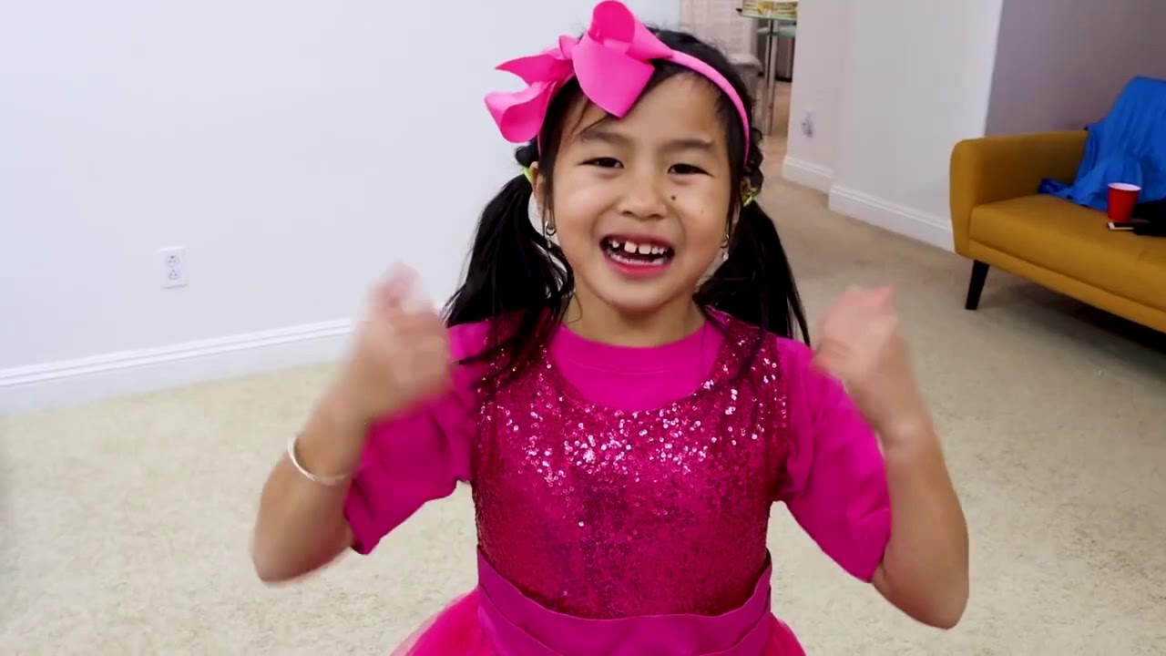 Wendy Pretend Play MAKING POPSICLES!!!! - YouTube