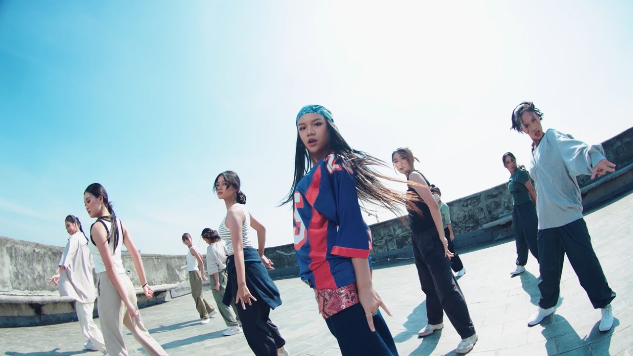 Neona - Pretty Girls Rock | Official Music Video - YouTube Music