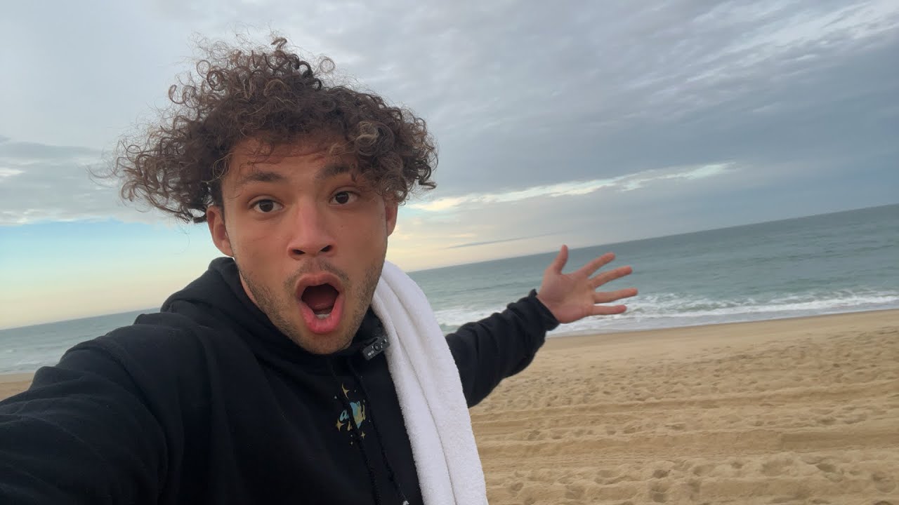 OUTER BANKS IRL BEACH STREAM || trolling Sunset 🌅 || Mini golf ⛳️ and ...