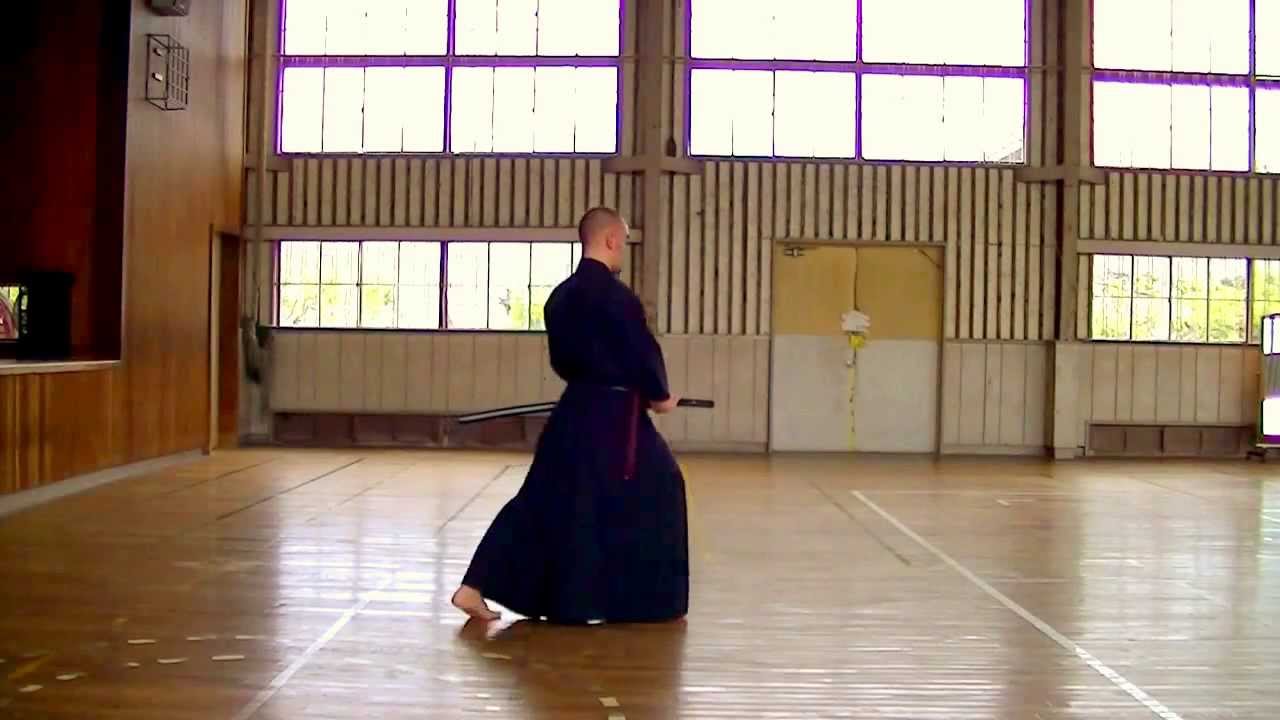 Toyama Ryu Iaido Yamaguchiha - YouTube