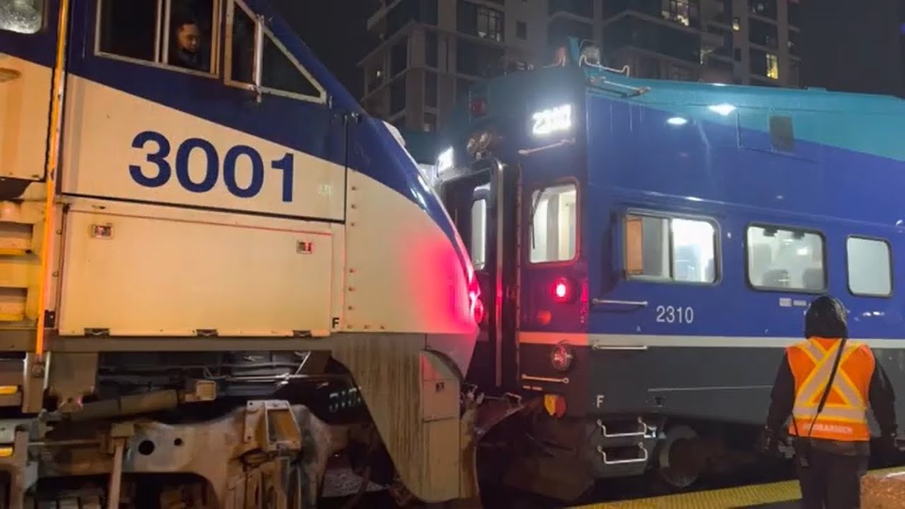 NCTD Coaster F59PHI 3001 & 3002, w/ 3001 sandwiched in 9 coach non ...