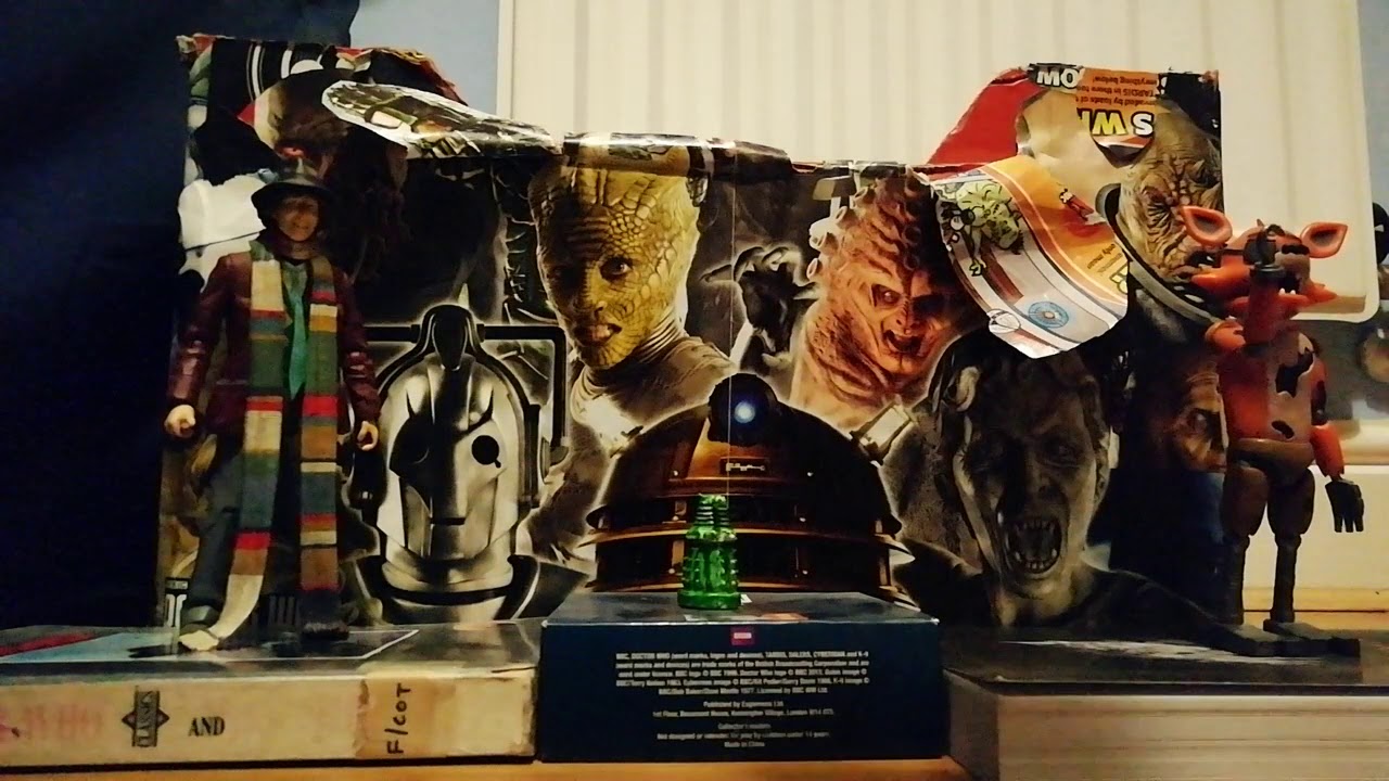 Neon dalek clash 4th doctor vs foxy - YouTube