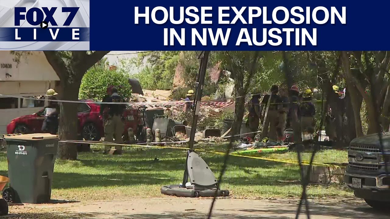 LIVE: Briefing on house explosion in NW Austin | FOX 7 Austin - YouTube