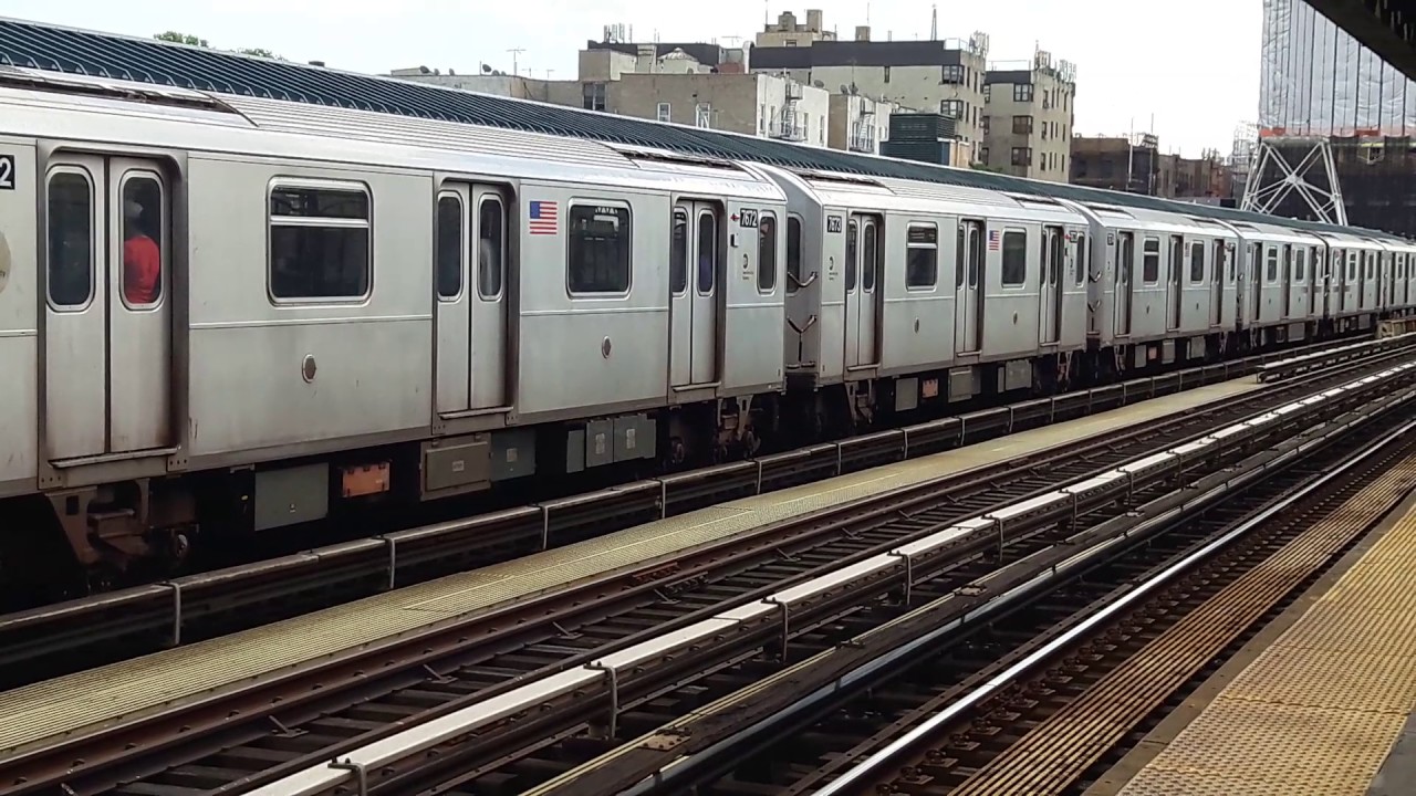 MTA R142A 4 Train at 161 Street Yankee Stadium - YouTube