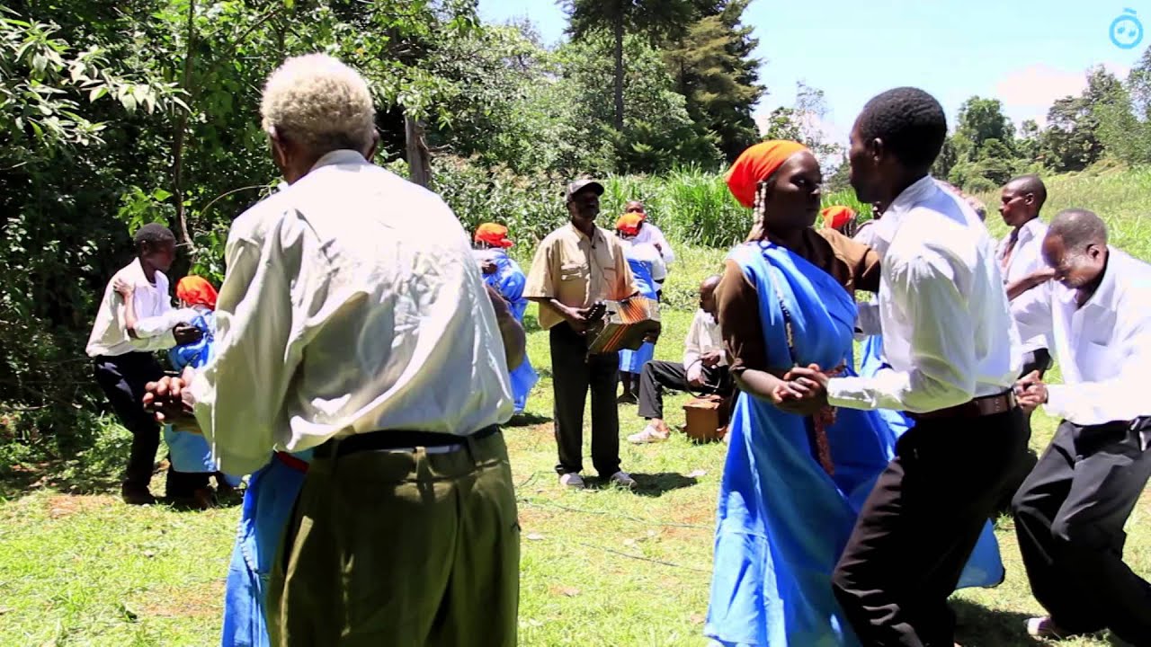 Kangema Mwomboko Dancers - Jeki - The Singing Wells project - YouTube