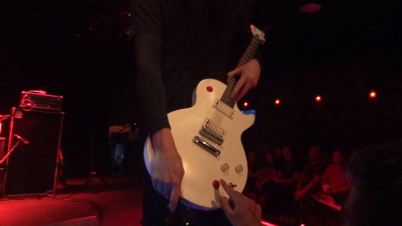 Buckethead Meta Matic fans playing Buckethead's guitar Vinyl Music Hall ...