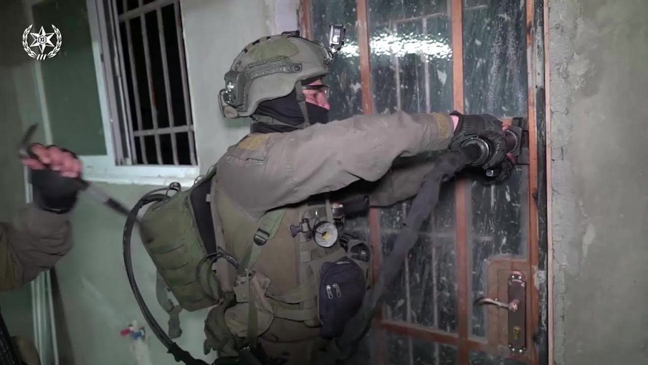 Weapons Trafficking - Police Arrest - SAN Ltd Tactical Breaching - YouTube