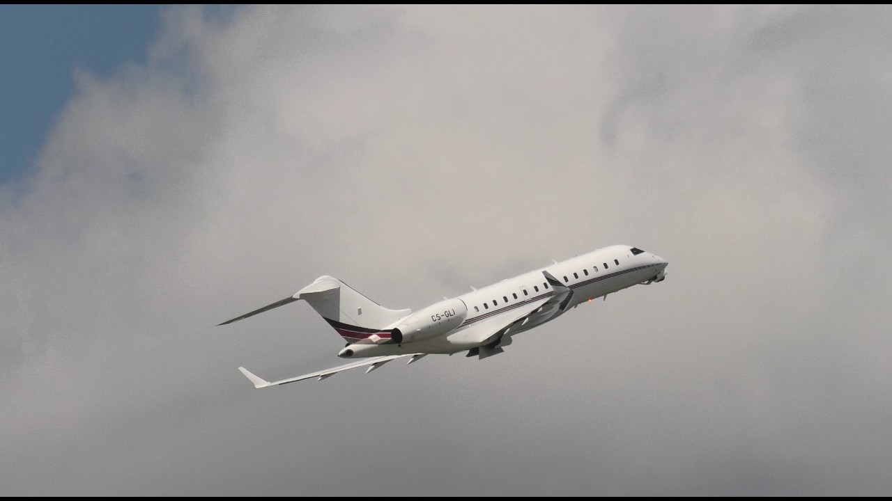Bombardier Global 5500 CS-GLI takeoff at Geneva Airport - YouTube