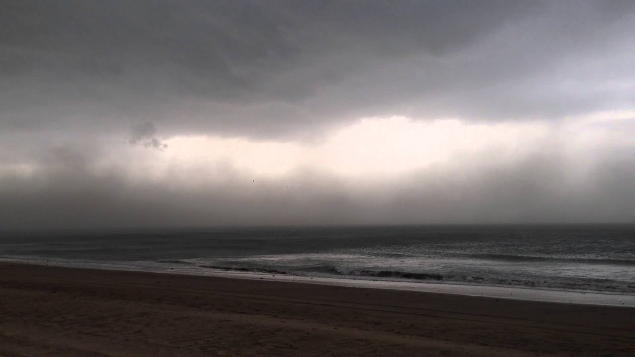 Beautiful Weather In Muscat, Oman | الطقس الجميل في شاطئ القرم، مسقط ...