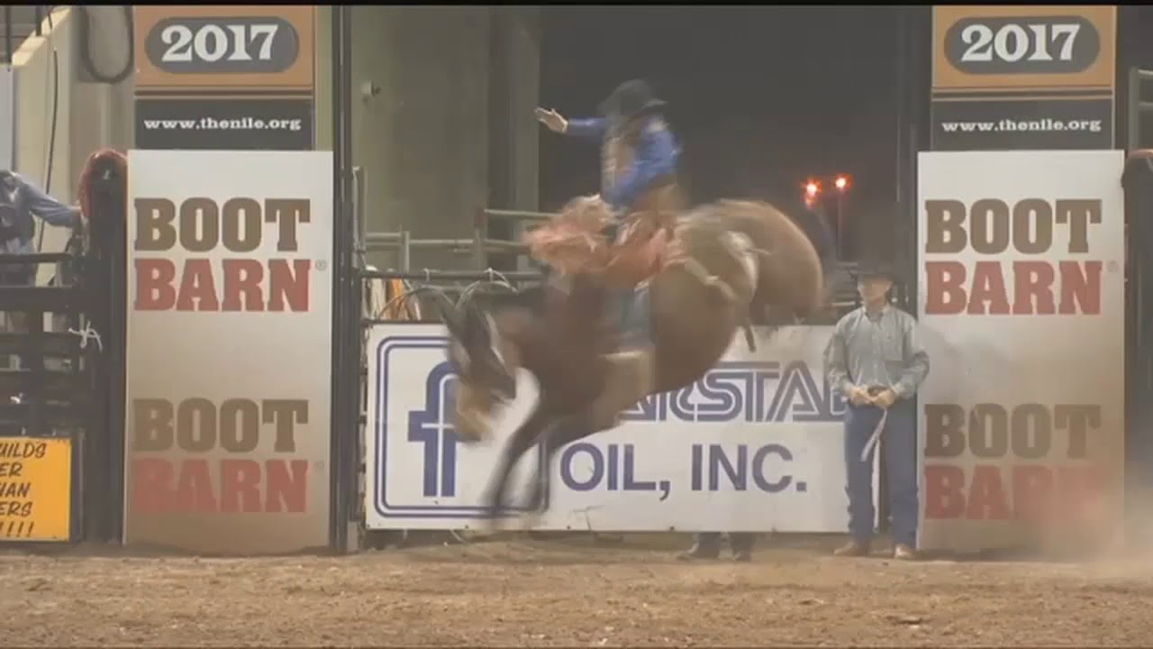 Jesse Kruse steals NILE Rodeo show with 90-point ride - YouTube