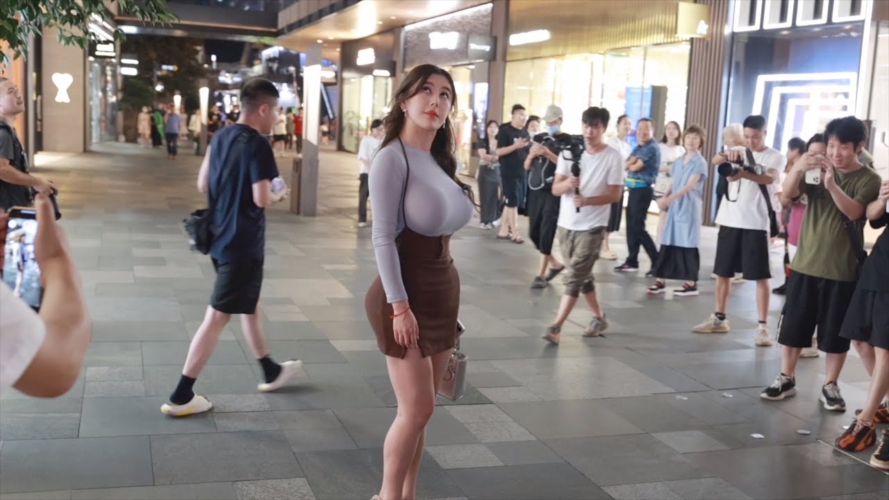 4K街拍成都太古里系列 48记录真实的中国｜ChengDu，nightlife，Real China，Exploring China，4K Chinastreet - YouTube