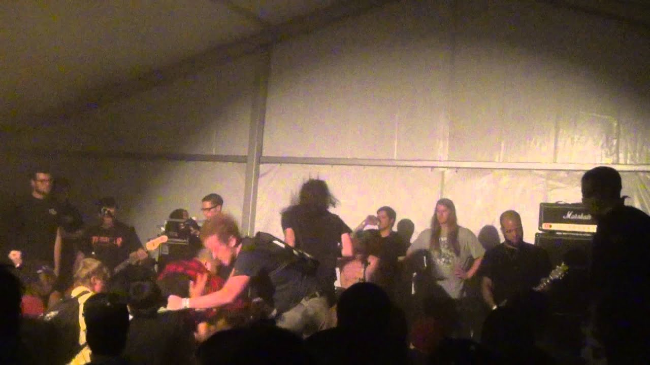 Trash Talk - Awake (Live) Fun Fun Fun Fest '11 - YouTube