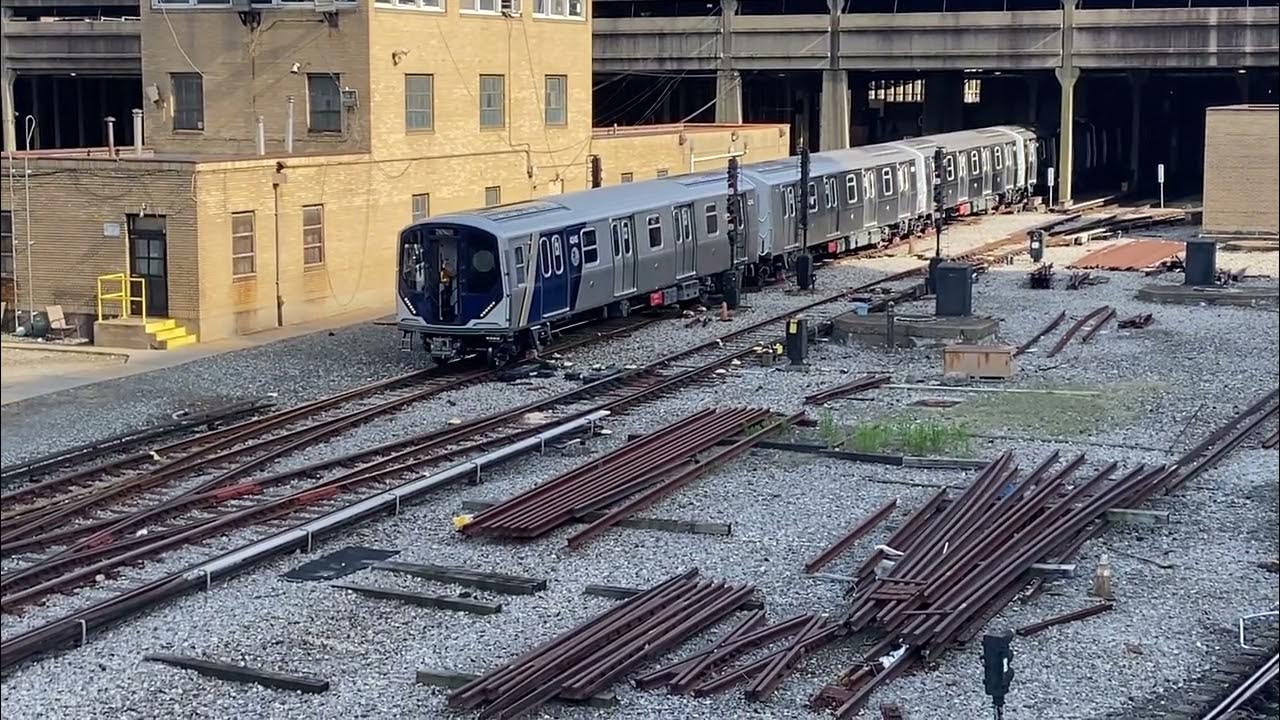 R211 4245-4249 leaving Pitkin yard - YouTube