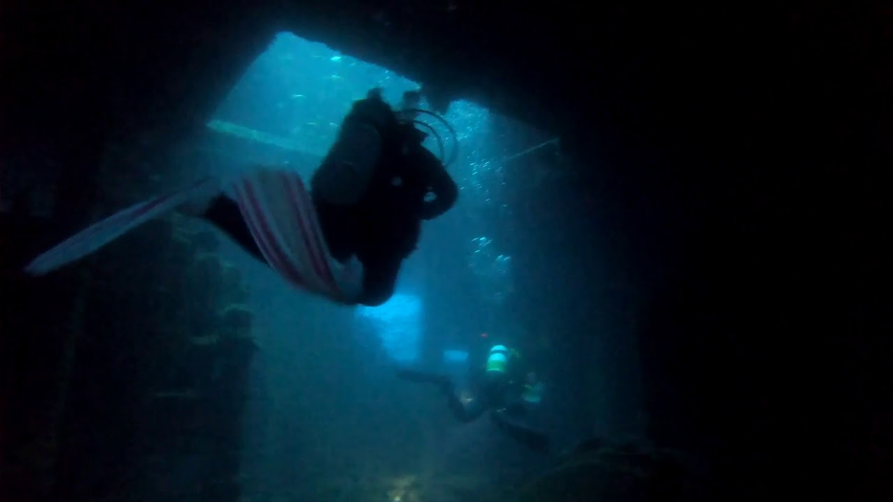 Ex HMAS Brisbane - YouTube